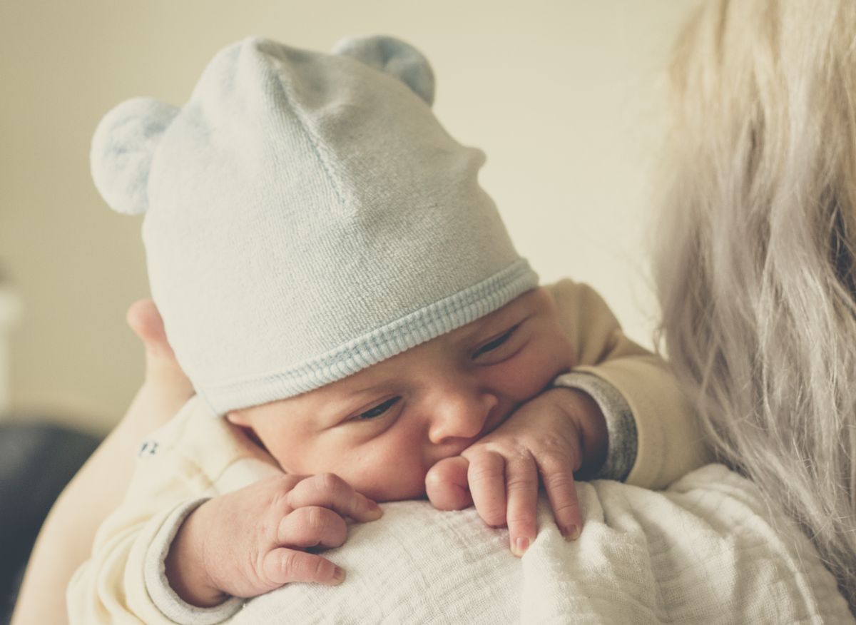 Allaitement : l'importance du "premier lait", le colostrum, avec le Dr ...