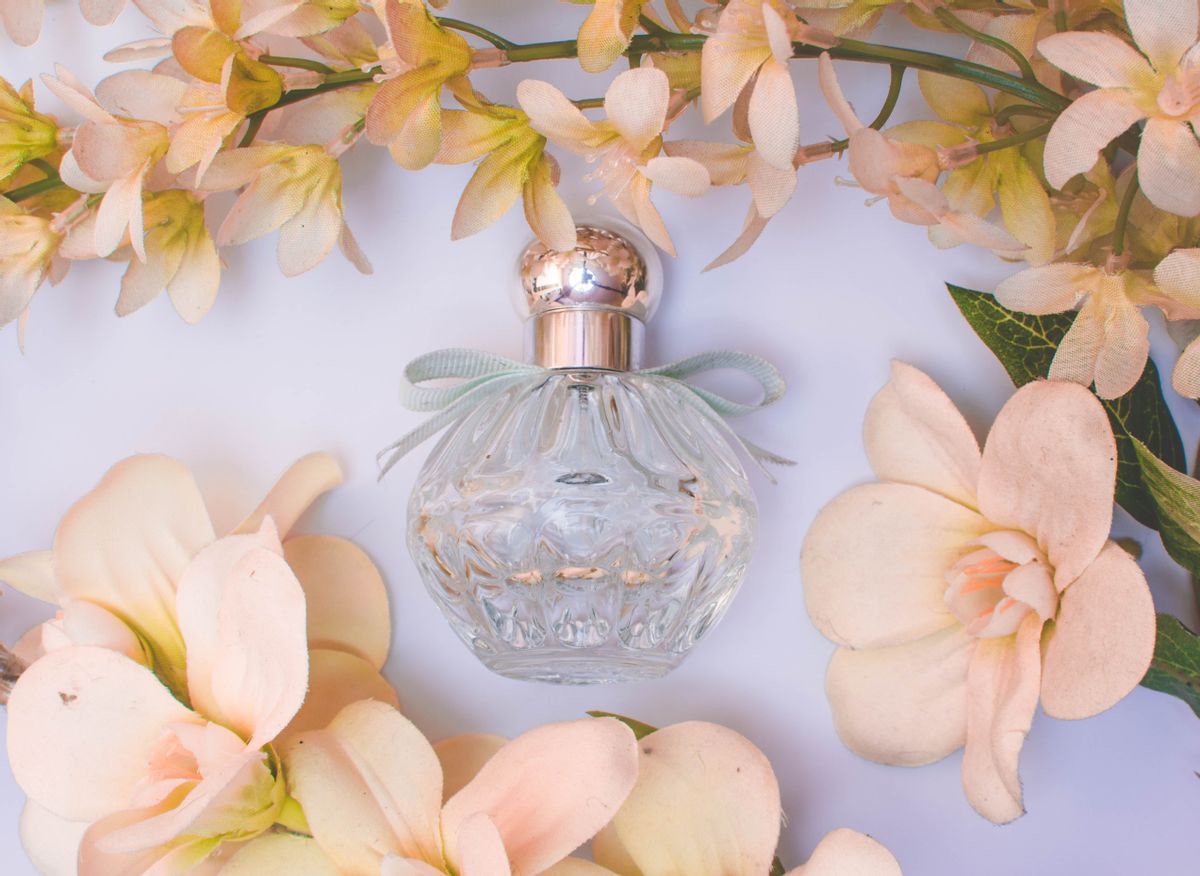 Parfum bio : 5 fragrances florales pour le printemps - FemininBio